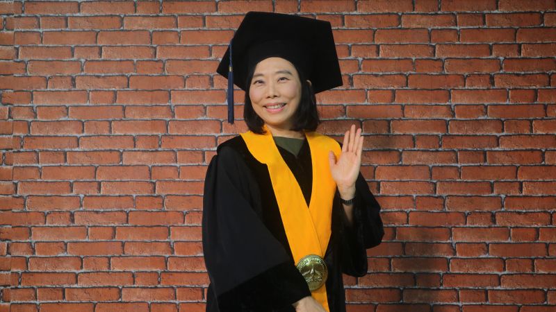 Prof. Juniati Gunawan: Melukis Masa Depan Berkelanjutan dari Kampus ke ...