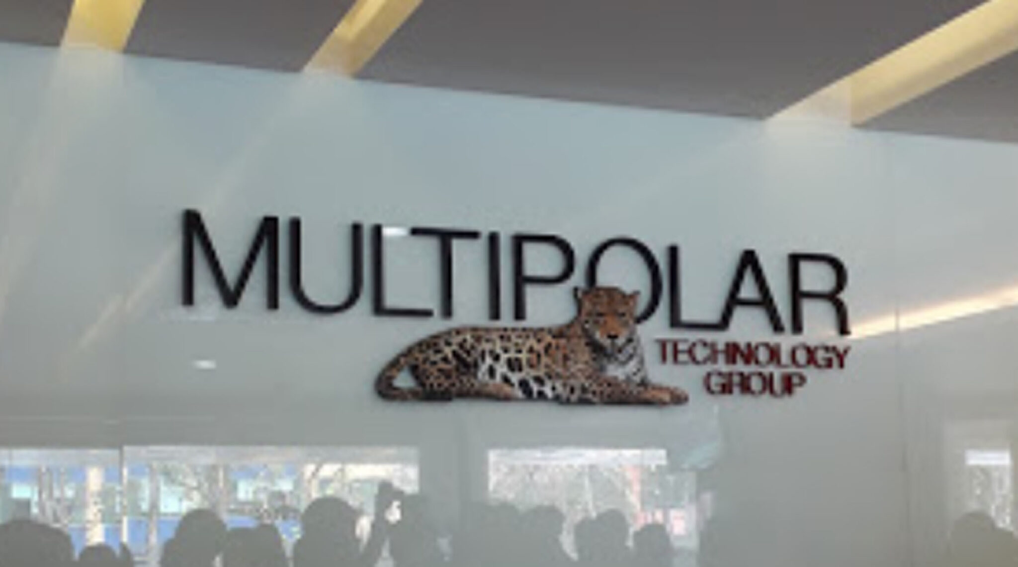 Saham MLPT Terbang! Multipolar Technology Meroket 749 Persen YTD ...